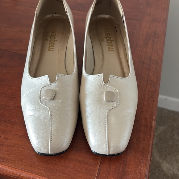 Magdesians | Shoes | Vintage Magdesians Low Heel Leather Pumps Size 8 ...